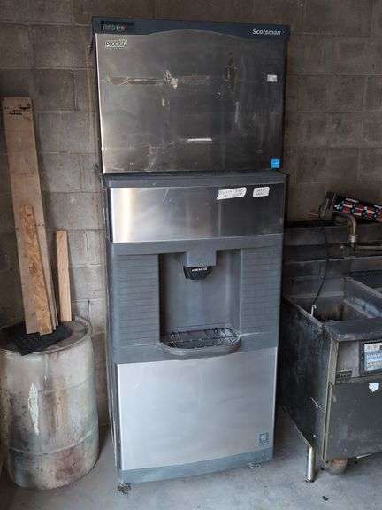 (POP) SCOTSMAN PRODIGY COMM. ICE MACHINE (POWERS ON) WITH DISPENSER BIN ...