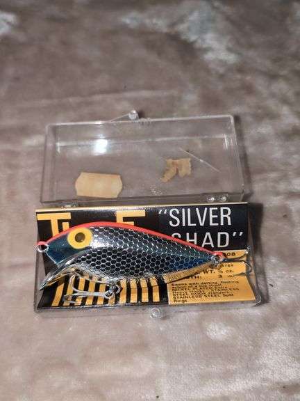 (BASE) VINTAGE THIN-FIN SILVER SHAD LURE WITH PKG. - Isabell Auction