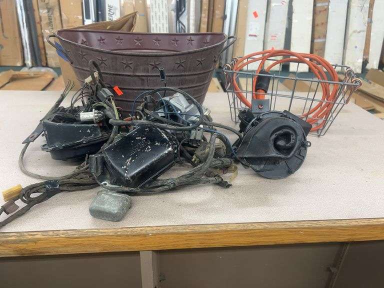 ASSORTED CAR PARTS, METAL BASKET,EXTENSION CORD - Isabell Auction