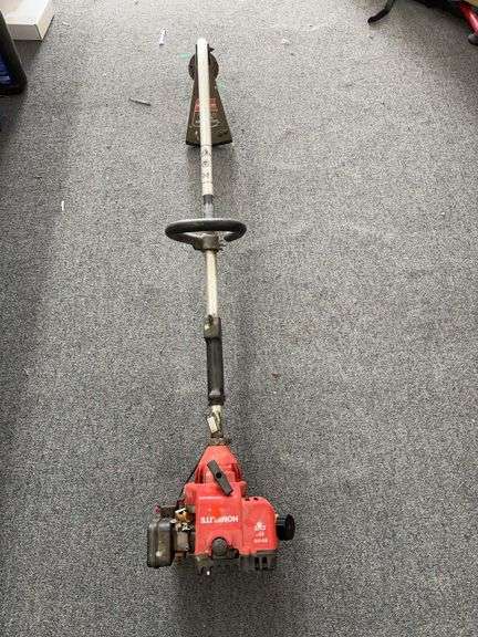 HOMELITE 17” DUAL CUT EZ-LINE GAS TRIMMER - Isabell Auction