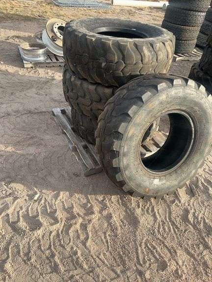 (ES) 365/70R18 PAY LOADER TIRES - Isabell Auction
