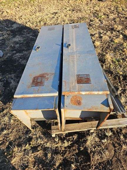 (ES) PAIR OF 18" W X 78" T METAL LOCKERS - Isabell Auction