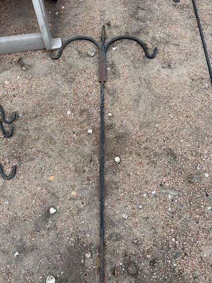 (ES) 6 FT. METAL DOUBLE SHEPARD HOOK - Isabell Auction