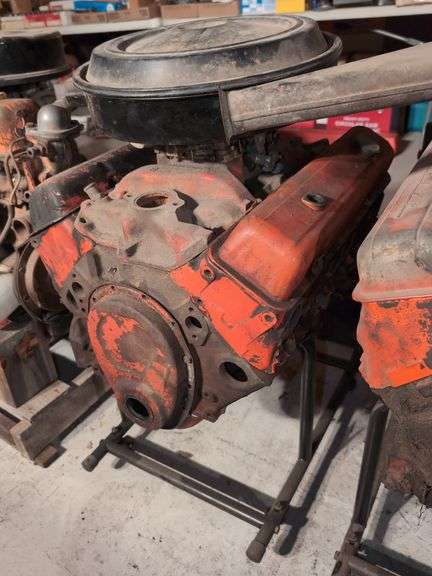 CHEVROLET ENGINE WITH ROLLING CRADLE STAND - Isabell Auction