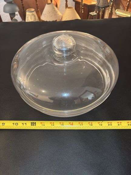 (DR) COVERED GLASS CAKE PLATE - Isabell Auction