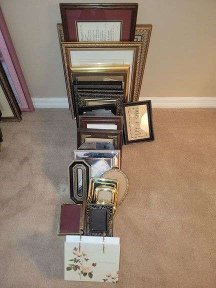 (MB) ASSORTED FRAMES/PICTURES, WALL DECOR - Isabell Auction