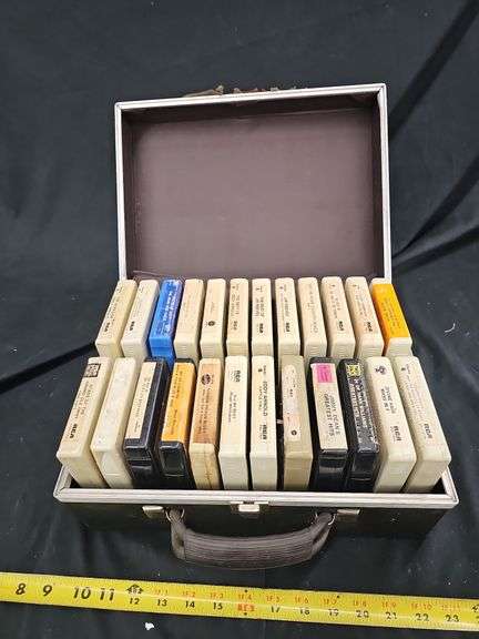 ASSORTED 8 TRACKS - Isabell Auction