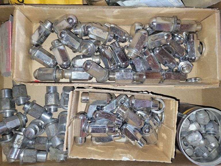 ASSORTED WHEEL LUG NUTS, ETC. - Isabell Auction
