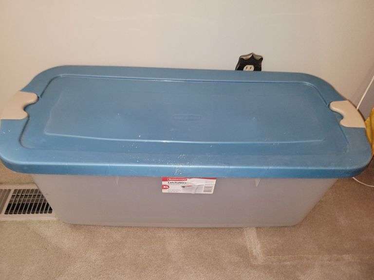 (LB) XL LATCHABLE RUBBERMAID TOTE W/LID, 95QT. - Isabell Auction