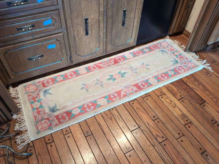 (DEN) FLOOR RUNNER RUG (24" X 72") - Isabell Auction