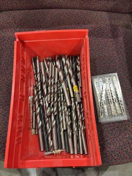 ASSORTED DRILL BITS AND JIGSAW BLADES - Isabell Auction