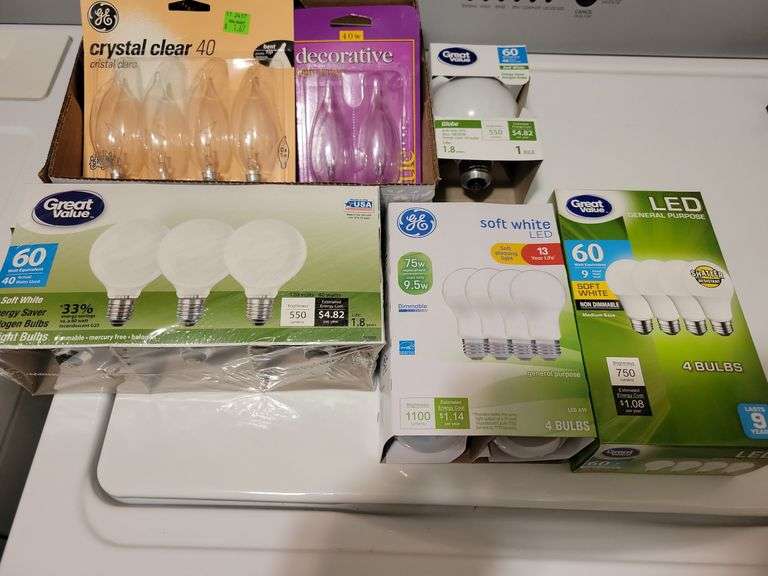 (U) ASSORTED LIGHT BULBS - Isabell Auction