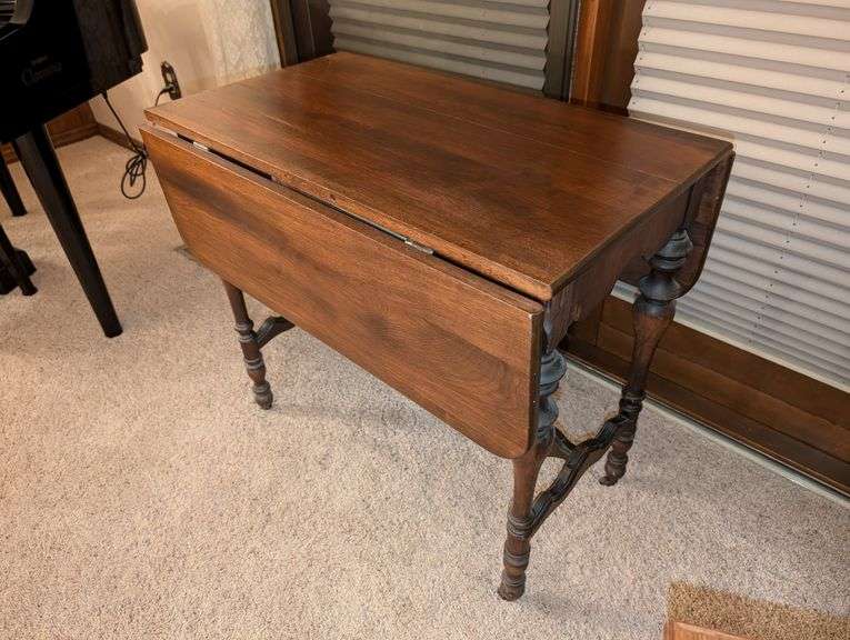(LR) VINTAGE WOODEN DROP SIDE TABLE (18" X 31" (+(2) 10" DROP SIDES) X ...