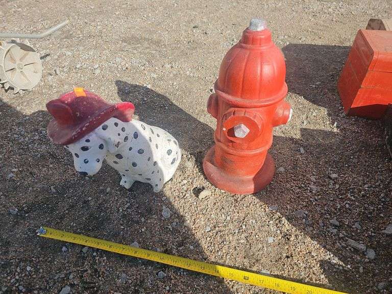 (OUT) SMALL CONCRETE DALMATIAN & CONCRETE FIRE HYDRANT - Isabell Auction