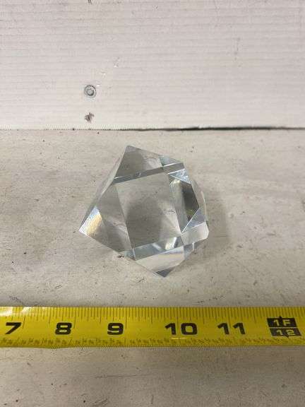 2” GEOMETRIC GLASS PAPERWEIGHT - Isabell Auction