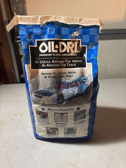 8-LB. BAG OF OIL-DRI - Isabell Auction