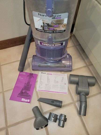 (U) SHARK NAVIGATOR LIFT-AWAY VACUUM W/ATTACHMENTS - Isabell Auction