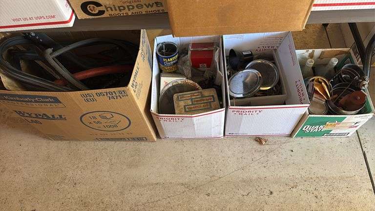 LOT OF ASSORTED TUBES, HOSES, HARDWARE, SPEAKERS, ETC. - Isabell Auction