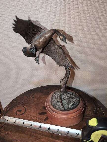 (DEN) "HONKER" BY GREG RUSINYAK BRONZE SCULPTURE (7/100) - Isabell Auction