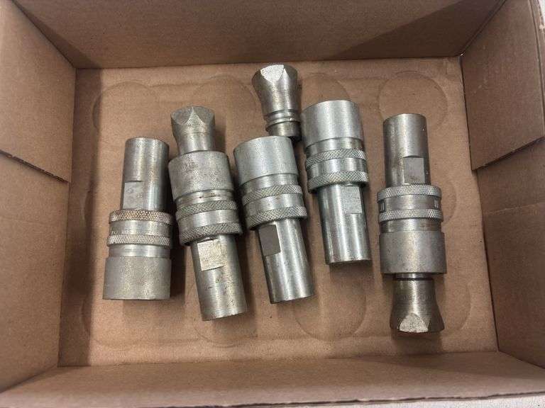 ASSORTED QUICK CONNECT AND DISCONNECT HYDRAULIC COUPLERS - Isabell Auction