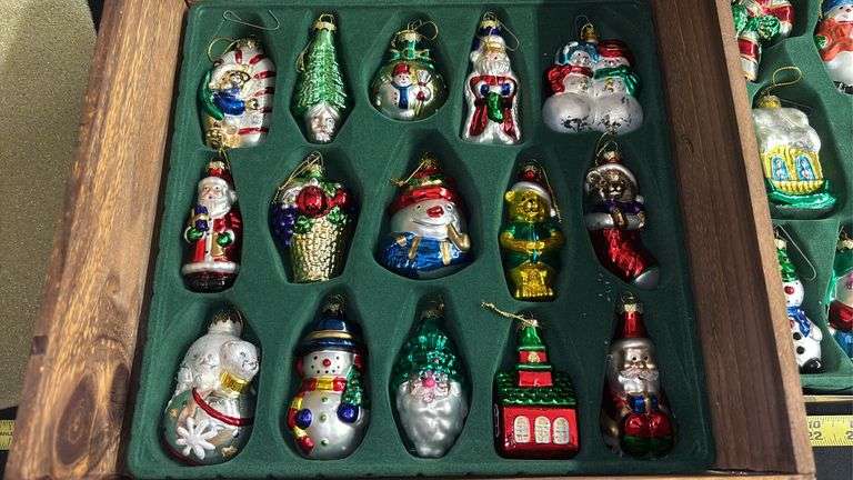 THOMAS PACCONI CLASSICS COMES WITH WOOD BOX AND COA - Isabell Auction