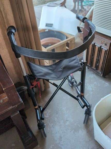 (PAT) FOLDING WALKER - Isabell Auction