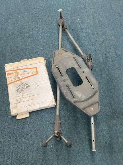 ROUTER AND ROUTER STENCIL SET - Isabell Auction