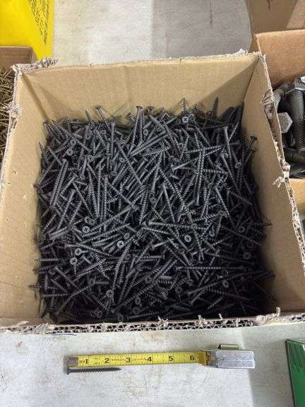 BOX OF 2.5” SCREWS - Isabell Auction