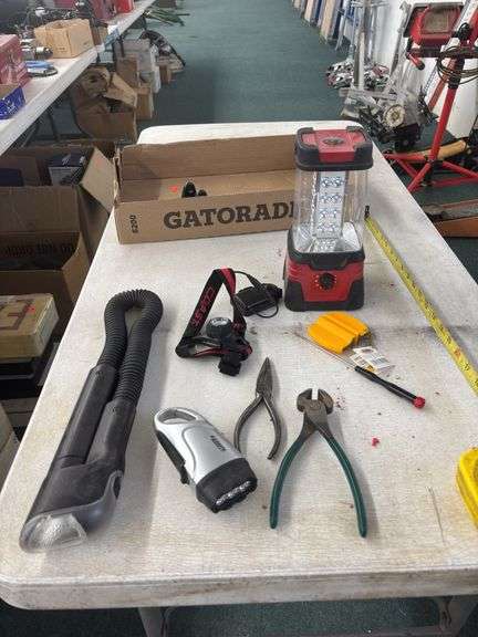 ASSORTED LIGHTS AND TOOLS - Isabell Auction