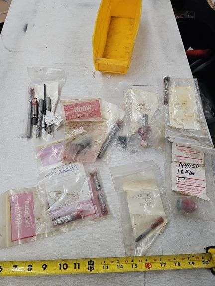 12 CT. MORRIS ASSORTED BITS - Isabell Auction