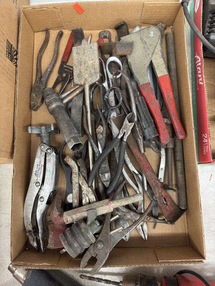 ASSORTED TOOLS - Isabell Auction