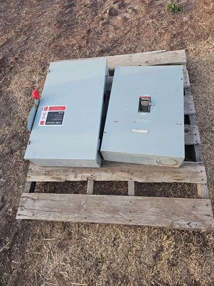 (OUT) PAIR OF BREAKER BOXES - Isabell Auction