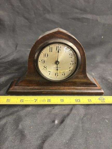 5”T VINTAGE WOOD GILBERT WIND-UP CLOCK - Isabell Auction