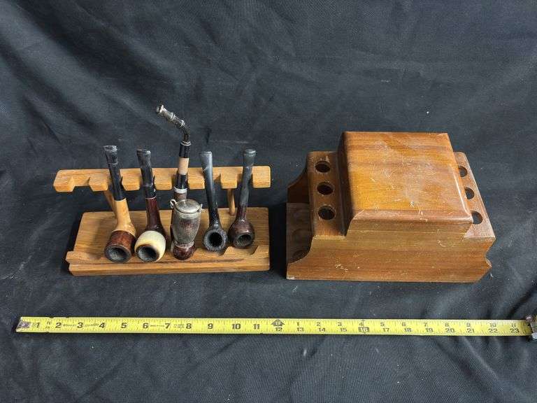 2-CT. VINTAGE WOOD PIPE STANDS WITH VINTAGE PIPES - Isabell Auction