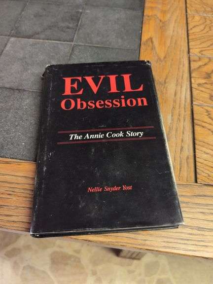 (FR) HARDBACK EVIL OBSESSION BOOK - Isabell Auction