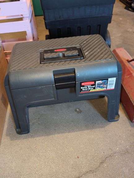 (G) RUBBERMAID STEP STOOL TOOL BOX - Isabell Auction
