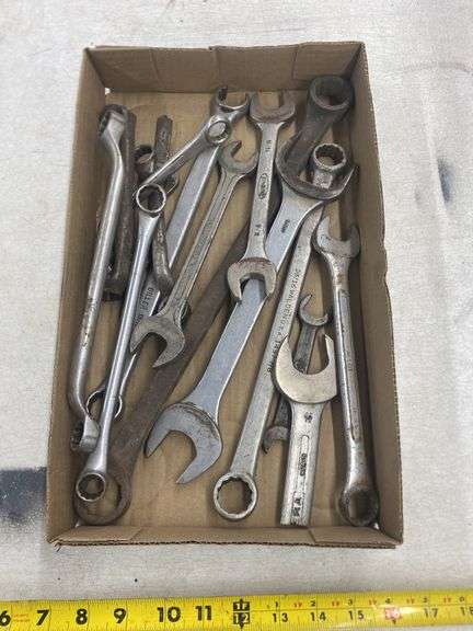 ASSORTED WRENCHES - Isabell Auction