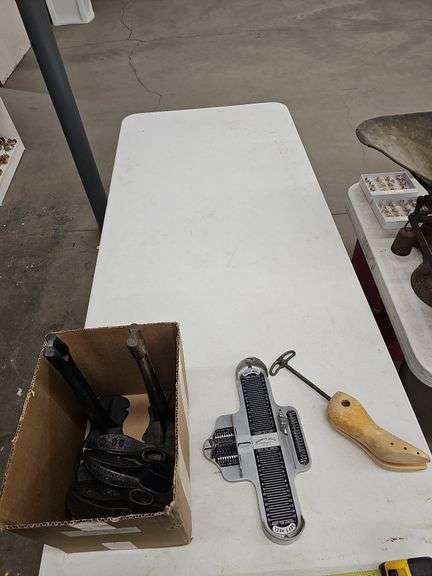 SHOE STRETCHER, SIZER, COBBLER BOOT ANVILS - Isabell Auction