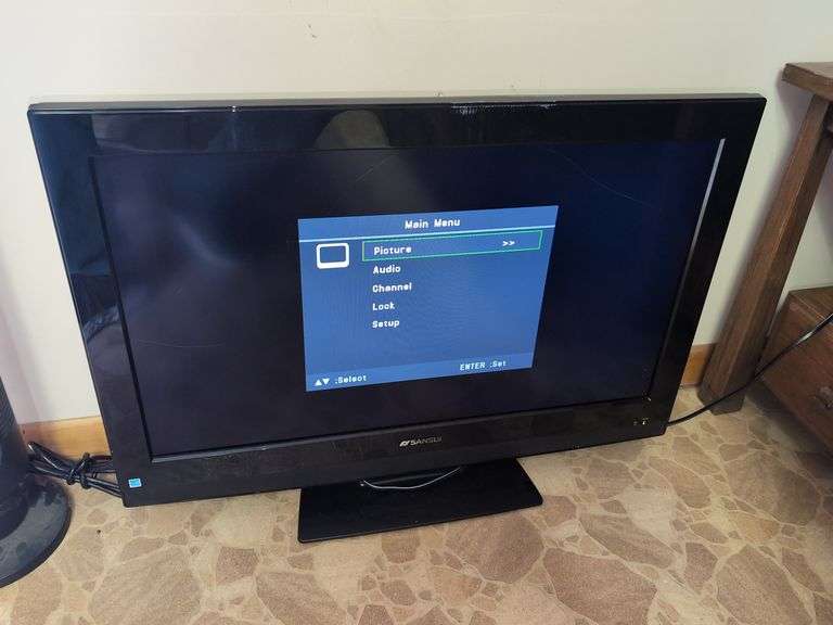 (FR) SANSUI 32" FLAT SCREEN TV - Isabell Auction