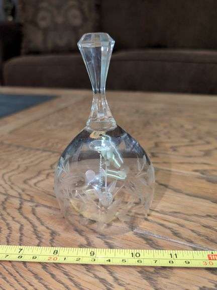 (FR) ETCHED BIRD CRYSTAL BELL - Isabell Auction