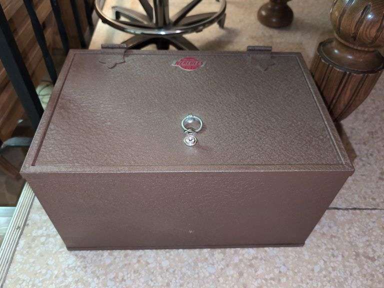 (K) HERCULES LOCKING SAFE BOX WITH KEY (12" X 19" X 10" TALL) - Isabell ...