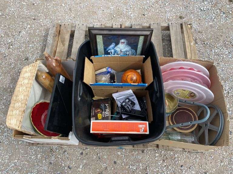 (OUT) LOT OF ASSORTED DECOR, TUPPERWARE, PHONES, PICTURES, BASKET, ETC ...