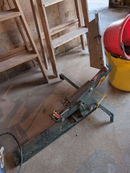 (BG) CLAY TARGET LAUNCHER - Isabell Auction