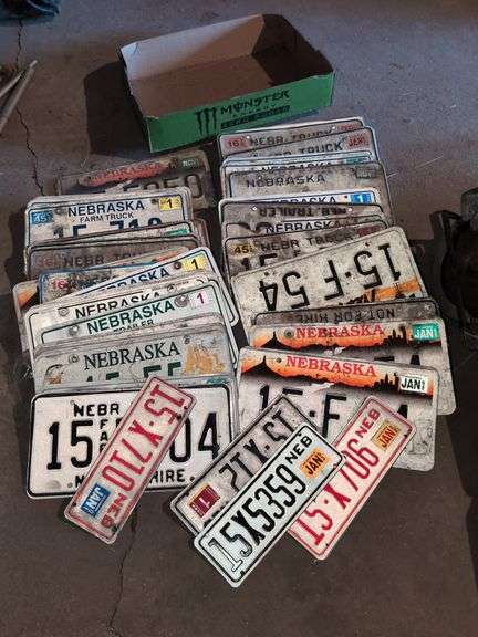 (BG) LOT OF ASST'D LICENSE PLATES - Isabell Auction