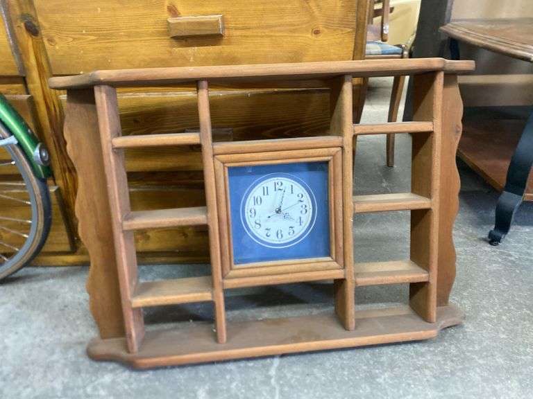 31” CLOCK SHELF - Isabell Auction