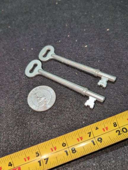 VINTAGE UNION PACIFIC MOTION PICTURE COIN & (2) LOCOMOTIVE KEYS ...