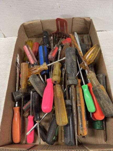 ASSORTED SCREWDRIVERS - Isabell Auction