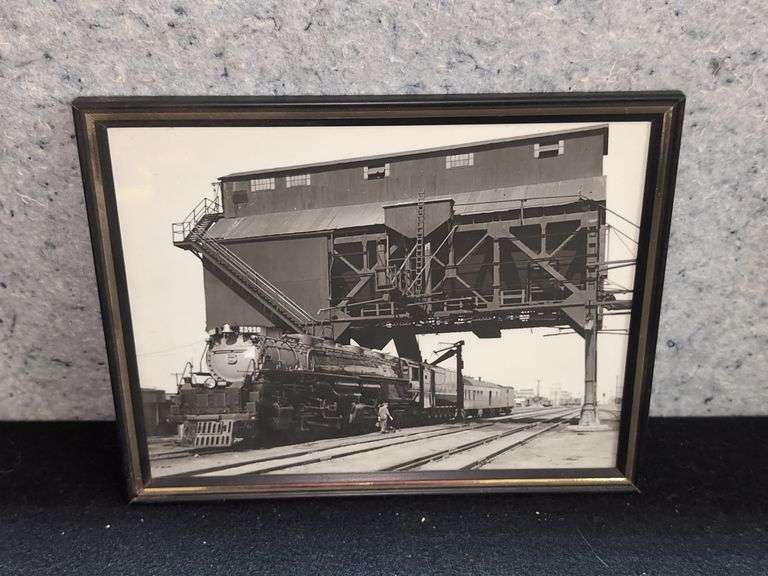 UNION PACIFIC 3950 RAILROAD PICTURE IN FRAME (8" X 10") - Isabell Auction