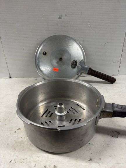 PRESTO COOKER - Isabell Auction