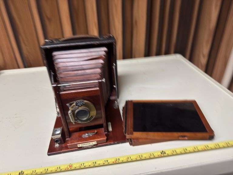 VINTAGE KORONA I FOLDING PLATE CAMERA WITH 2 PLATES - Isabell Auction